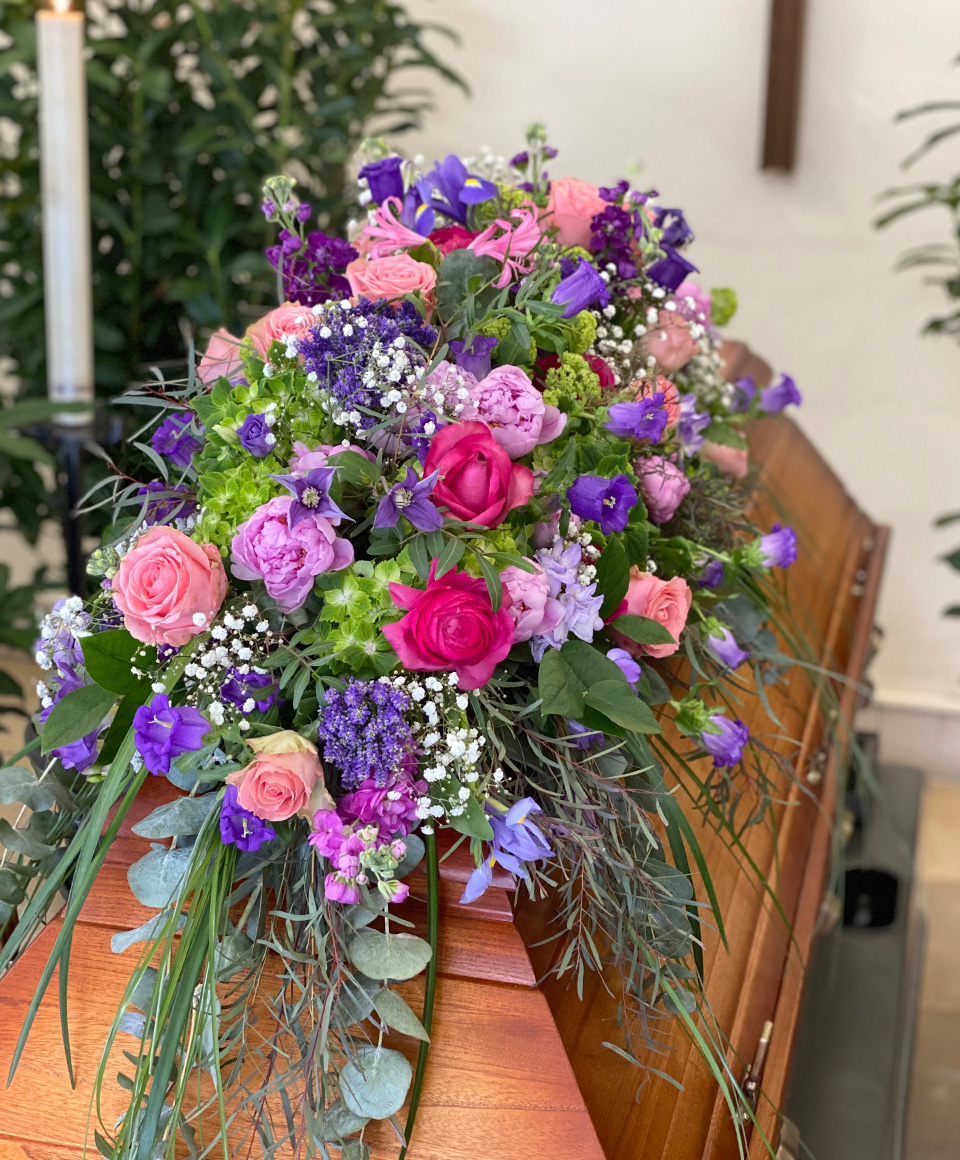 trauer & gedenken – Blumen Schönmann